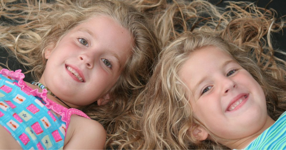 Can Identical Twins Have Different Eye Colors? Debunking The Myth ...