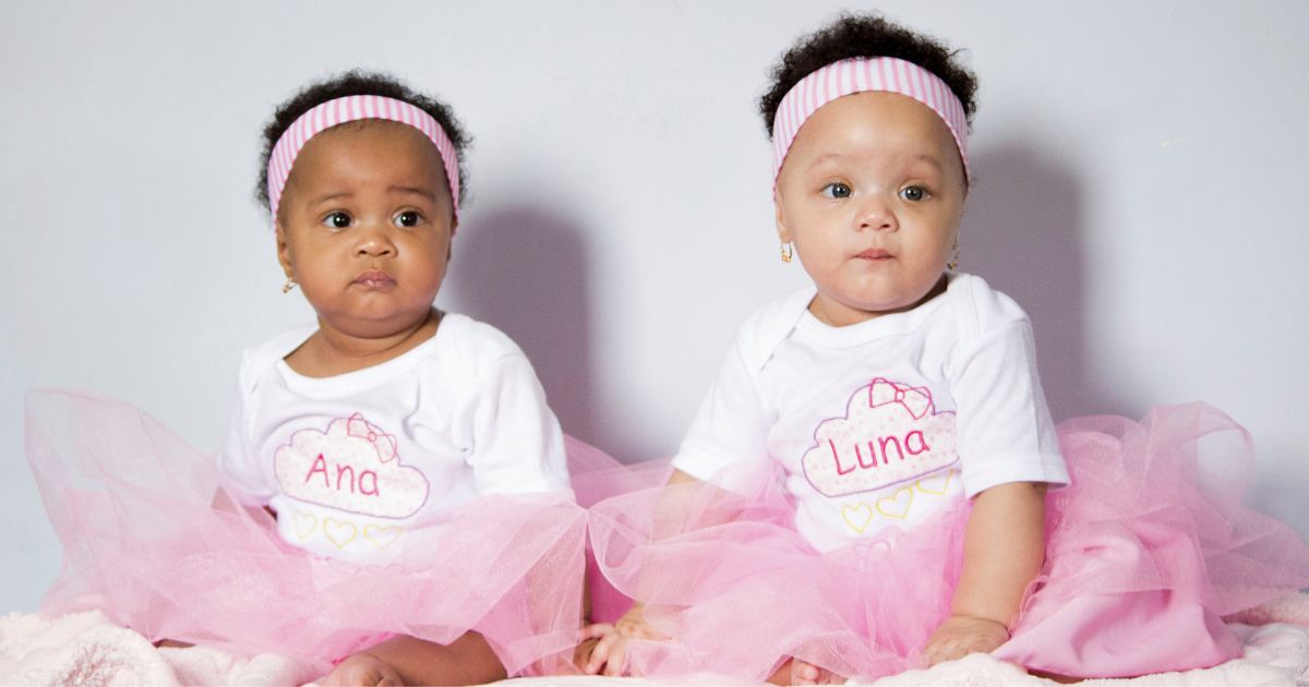 Can Identical Twins Have Different Eye Colors? Debunking The Myth ...